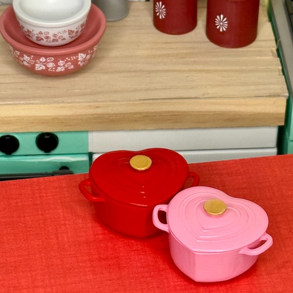 Miniature Pyrex-inspired Mixing Bowls – Stackable Retro Kitchen Display ...