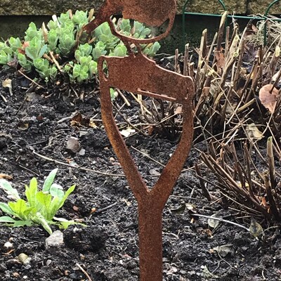 Rustic Robin on Fork Handle / Rusty Robin Garden Art / Rusty Metal Bird ...