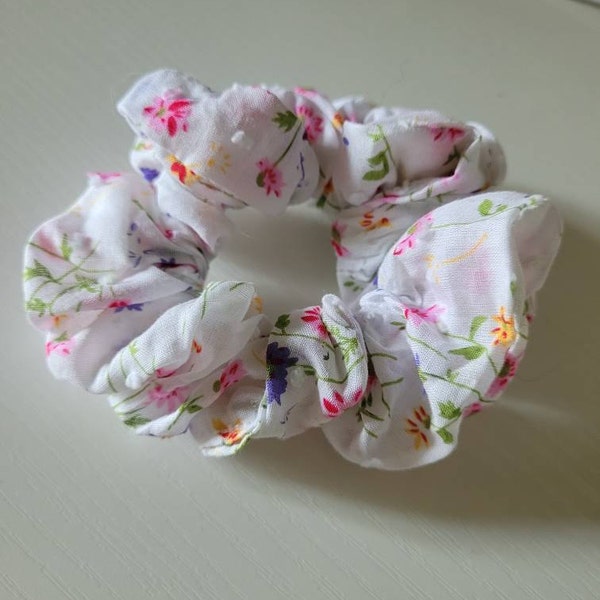 Floral Scrunchies, Flower Scrunchy, Hair Scrunchies, Scrunchie Ties - Etsy