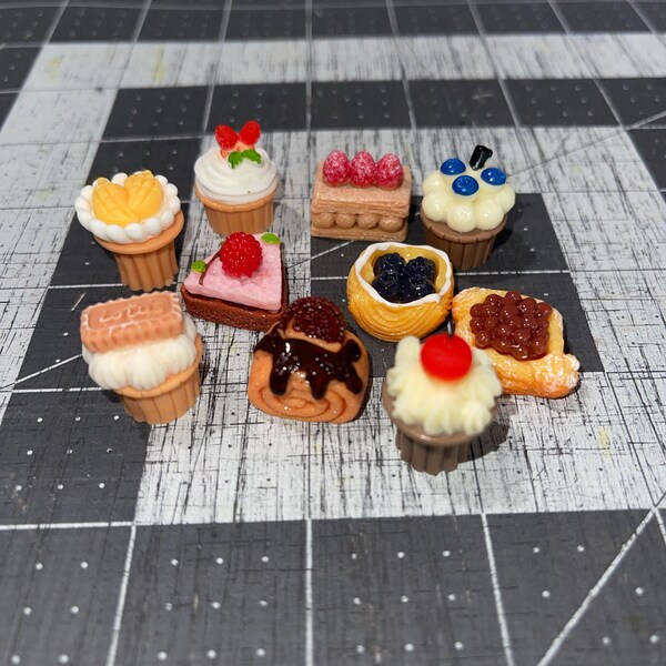 4pcs Super Cute Mini Cupcakes Mini Dessert Set Mini Pastries for Mini ...