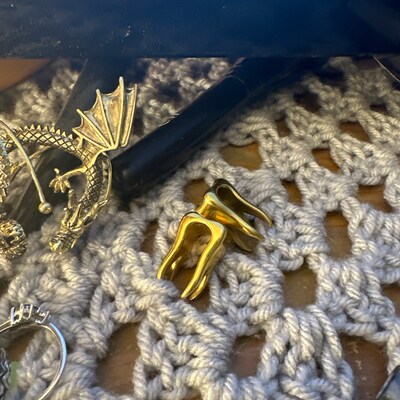 V-SHAPED HANGERS - Etsy