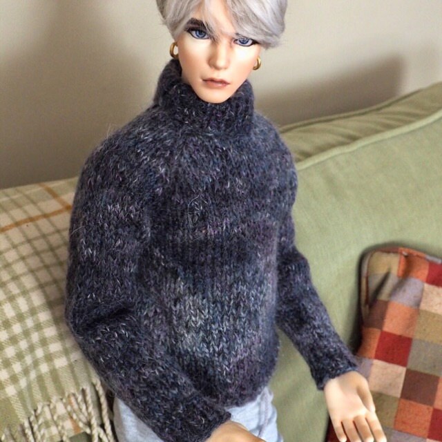 Handknits for Asian Ball-Jointed Dolls by SquirrelMoonKnits