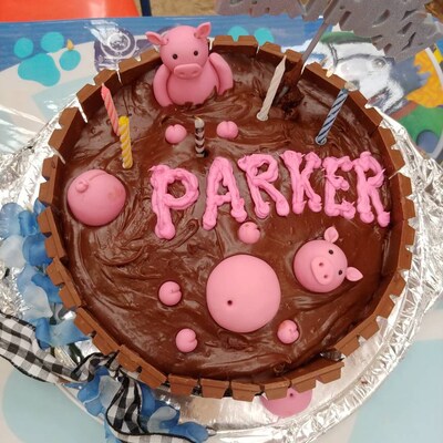 Fondant Pigs Cake Toppers Fondant Pig in Mud Fondant Pig Farm Party ...