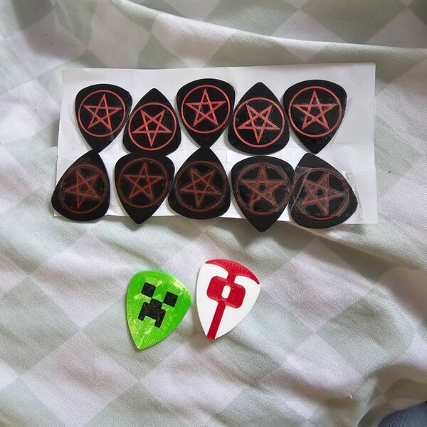 Ergonomic Tray for Holding Shaving Razor - Fits Most Size Razors ...