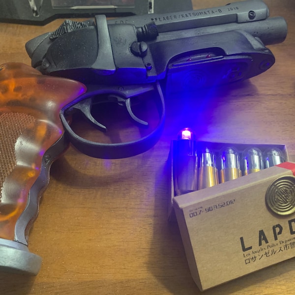 Blade Runner PKD Blaster Prop Ammo Box W/lumi-shok Rounds Deckard ...