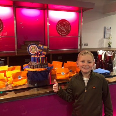 15 White Paper Party Gift Bags With Twist Handles Size: Small 18x22x8cm ...