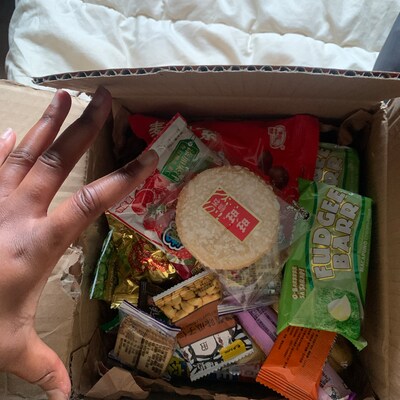 Asiantreats Box S / Asian Snacks /snack Box /korean Box/japanese Box ...