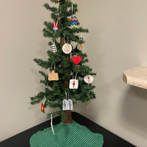 Felt Jesse Tree Ornaments ~ Corresponds With Unwrapping the Greatest ...