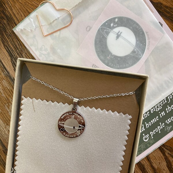 Spinning Out Necklace - Engraved Circle Chain Pendant Necklace - Etsy