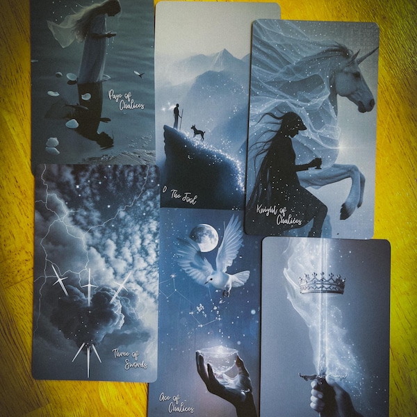 Moonlight Dream Tarot | 78 Tarot Cards Deck, 4 Extra Cards, 196-page ...