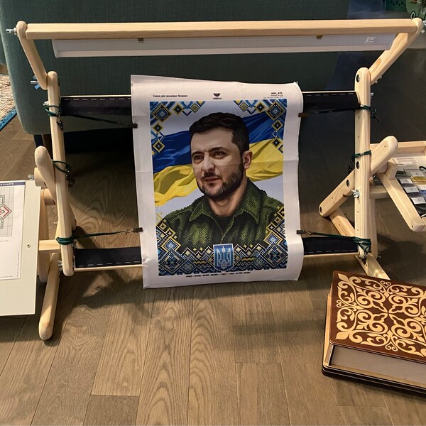 Embroidery Stand With Illumination, Embroidery Stand for Table and Sofa ...