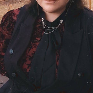 RAVEN Collar Pins Silver Raven Skull Collar Pins With Adjoining Draped ...