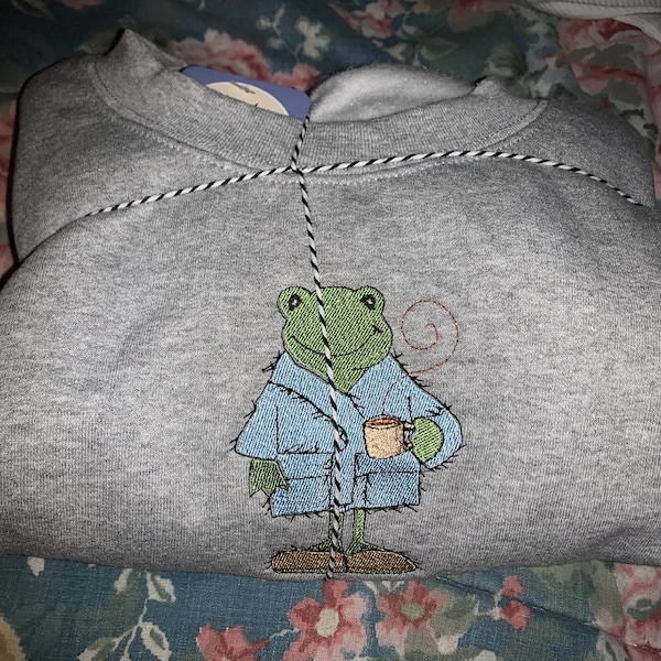 Embroidered Frog Crewneck L Comfy Frog Sweatshirt - Etsy