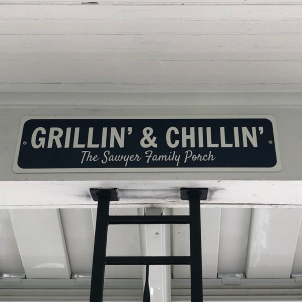 Grillin' & Chillin' Sign, Personalized Family Name Beach House Kitchen ...