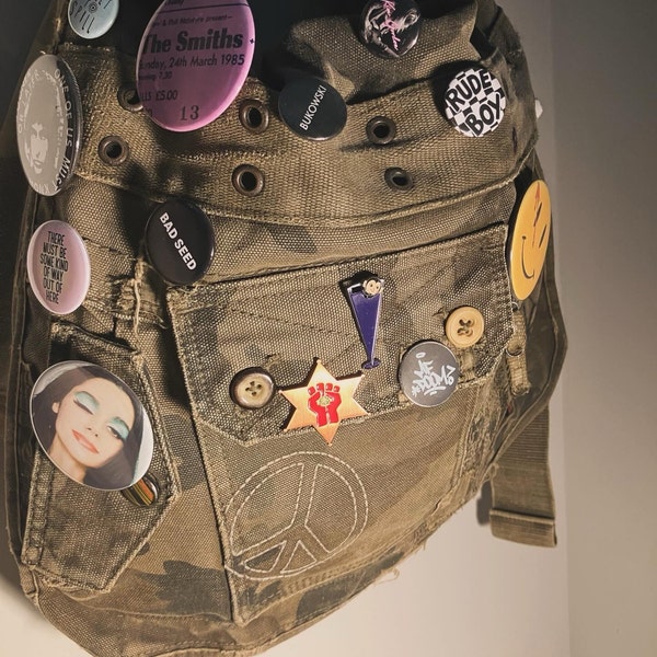 Demi Mr. Buttons Pride Button - Etsy