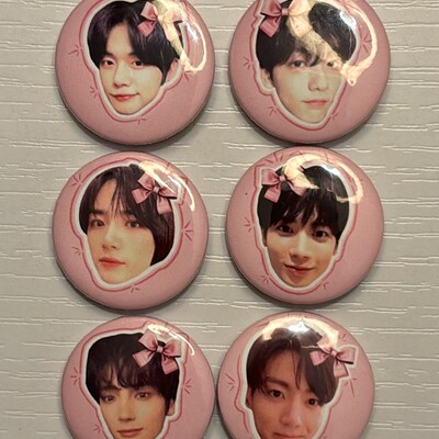 Le Sserafim I Love My Girlfriend Buttons - Etsy