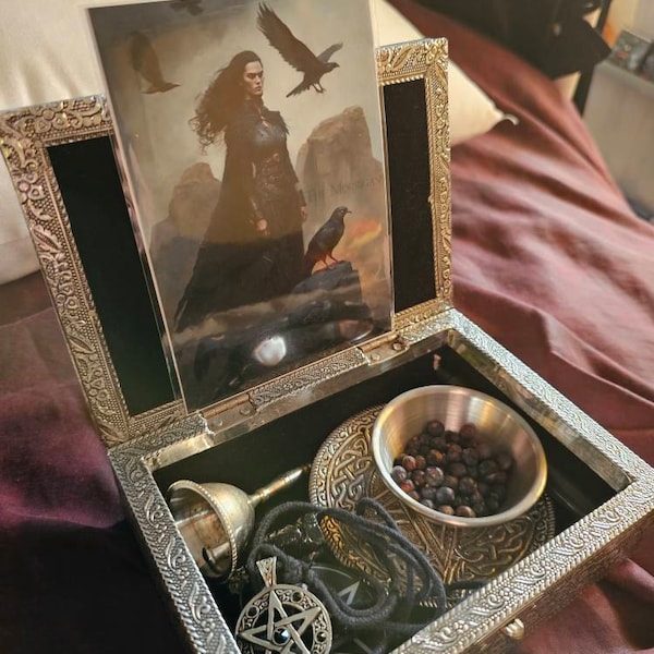 Lilith & the Machine Oracle Deck 50 Cards, Fully Illustrated ...