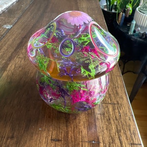 Resin Skull, Shaker Skull, Halloween Decor, Skull Snow Globe, Resin ...