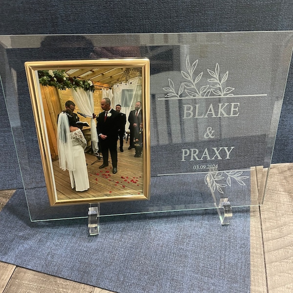 Engraved Wedding Frame, Wood Frame for Wedding Souvenirs, Personalized ...