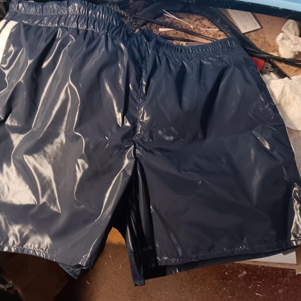 Short PS avec slip Short Sprinter nylon brillant nylon LACK PVC wetlook ...