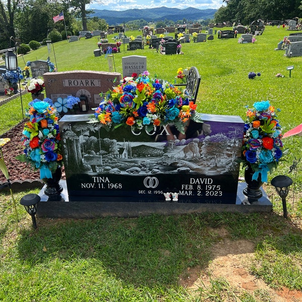 Rust Tan Yellow Fall Cemetery Headstone Saddle-grave Headstone Flowers ...