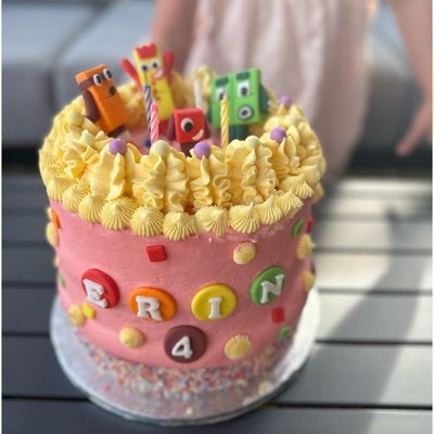 Fondant Man Sat in Arm Chair Cake Topper,bespoke Man or Women,sugar ...