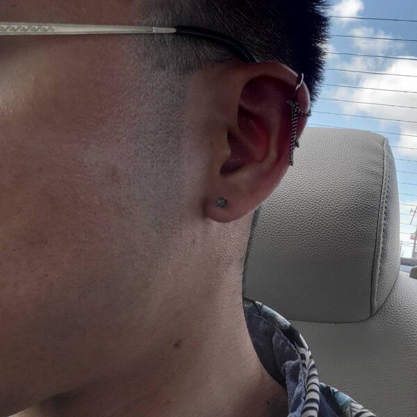 TITANIUM 16g Clicker With Triple Waterfall Chain for Ear Helix Piercing, Multiple Diameter ...