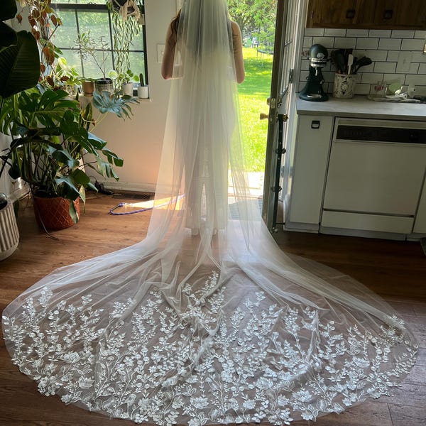 Scallop Cut Veil Flower, Mermaid Tail Bridal Veil, Veil Wedding ...