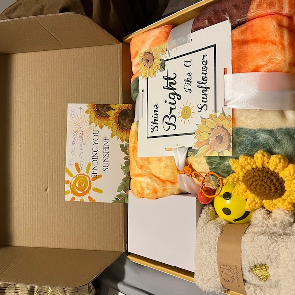 Cozy Hygge Gift Box – Self-care Package for Relaxation With Blanket ...