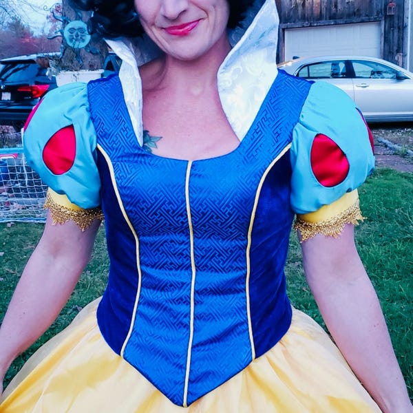 Jen Cosplay Wig - Long Wavy Blonde Wig With Highlights and Bangs ...