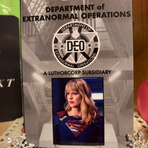 Supergirl CATCO Magazine Fan Art Front Page - Etsy