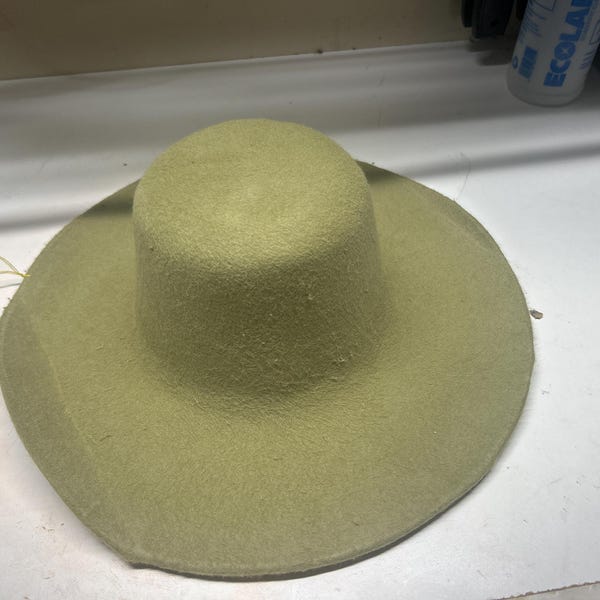 50/50 Beaver Rabbit Blend Hat Body. 220 Grams. Big Brim. Ivory. Ready ...