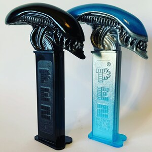 Custom Functional Black Alien Xenomorph Warrior Drone Pez Dispenser ...