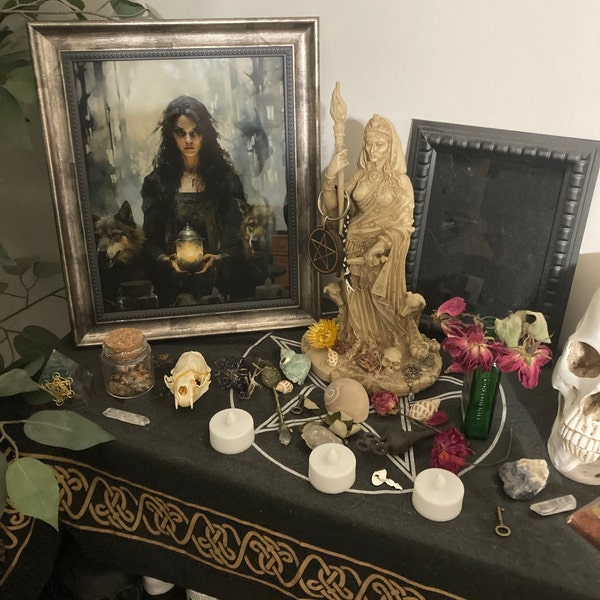 Hecate: Night's Guardian and Crossroads Deity (I) - A Guide in Darkness ...