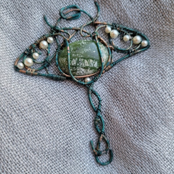 Wire Wrapped Manta Ray Pendant Tutorial: Copper Wire, Lapis Cabochon ...