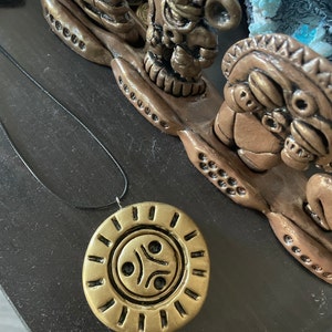 Amuleto Guanin Dorado Metálico Arte Taino - Etsy España