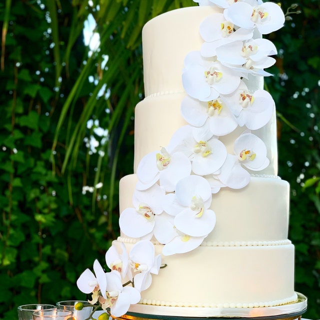 StatementCakeStands on Etsy