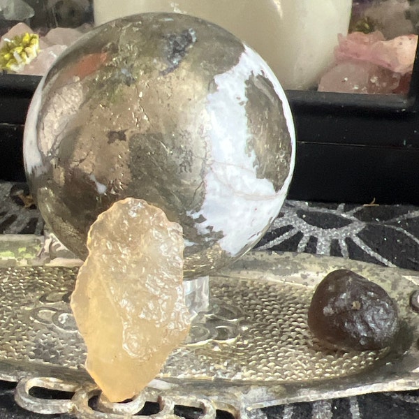 LIBYAN DESERT GLASS, Raw Crystal, Rare - Unique Gift, Home Decor, Raw ...