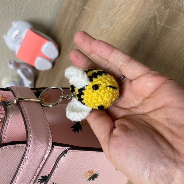 Bumble Bee Keyring / Bee Keychain / Crochet Bumble Bee / Summer Bumble Bee / Easter Bumble Bee ...