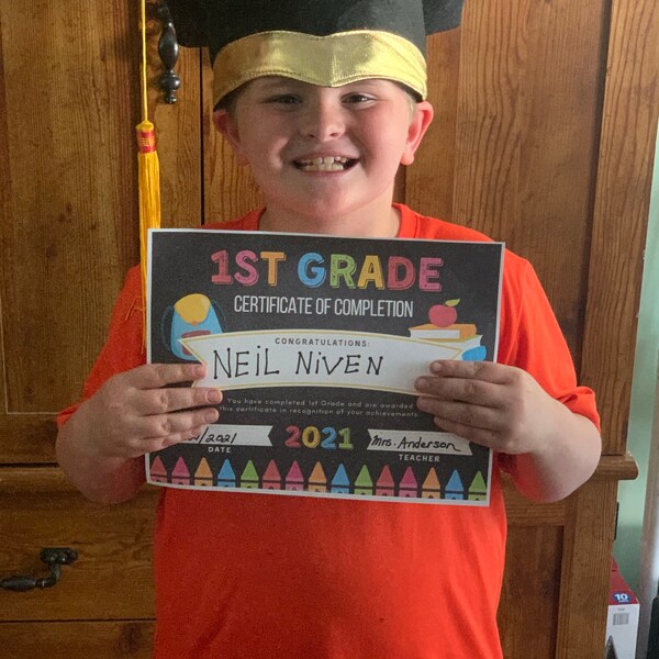 Printable 1st Grade Graduation Certificate 2025 | Chalkboard Graduation ...