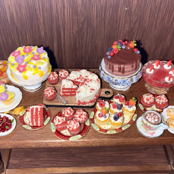 Miniature Plain Scones and Tea Set, Afternoon Tea, Dollhouse Miniatures ...