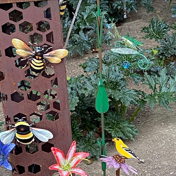 Rustic Metal Bee Wall Hanging Garden Decor Set of 2 - Etsy