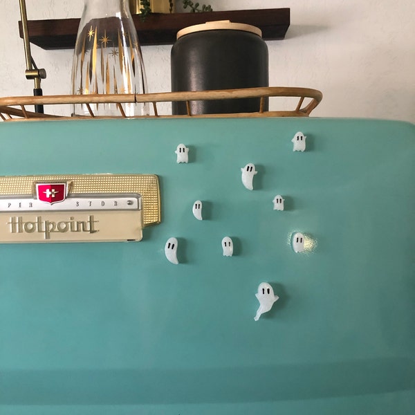 A Haunting of Ghosties Magnets Set of 5 or 10 Ghost Magnets Various ...