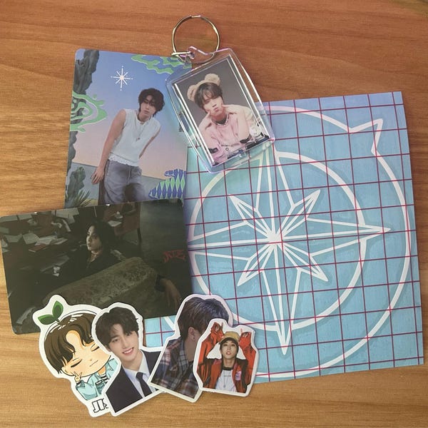 Stray Kids Lightstick Compass Vinyl Decal - Etsy