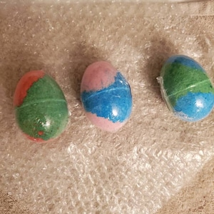 Galaxy Alien Surprise Bath Bomb Glow in Dark Alien Surprise | Etsy