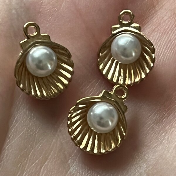 Sea Shell With 6mm Acrylic Pearl Charm Made of Gold Zinc Alloy, Cute ...