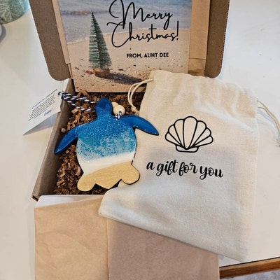 Resin Keychain, Ocean Resin Art, Beach Keychain, Wood Keychain, Custom ...