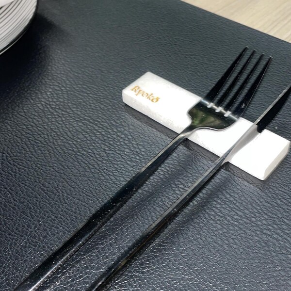 Customizable Natural Stone Table Signs for Conventions, Summons ...