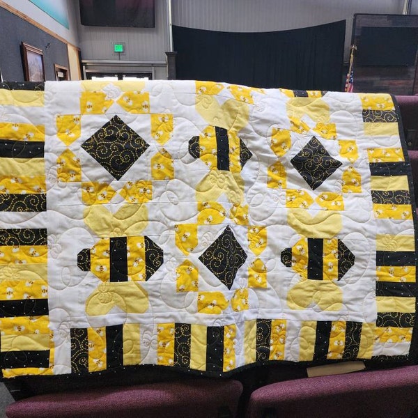 Buzzworthy Table Topper - PDF Pattern - Etsy