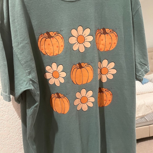 Comfort Colors® Vintage Floral Pumpkins T-shirt, Retro Pumpkin T-shirt ...